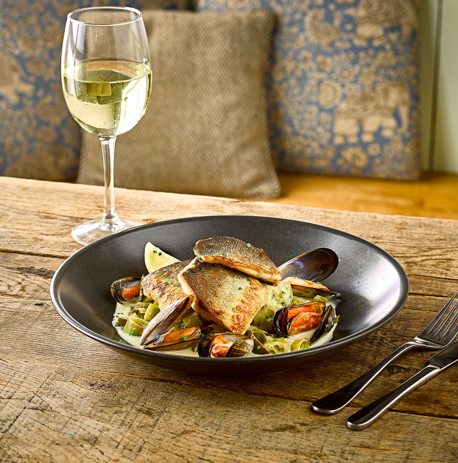 The Boathouse family pub with bedrooms in Chester JW Lees